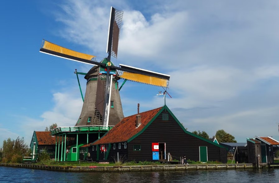 Renting a Car in Amsterdam & the Netherlands: Honest Guide - 2026 ...
